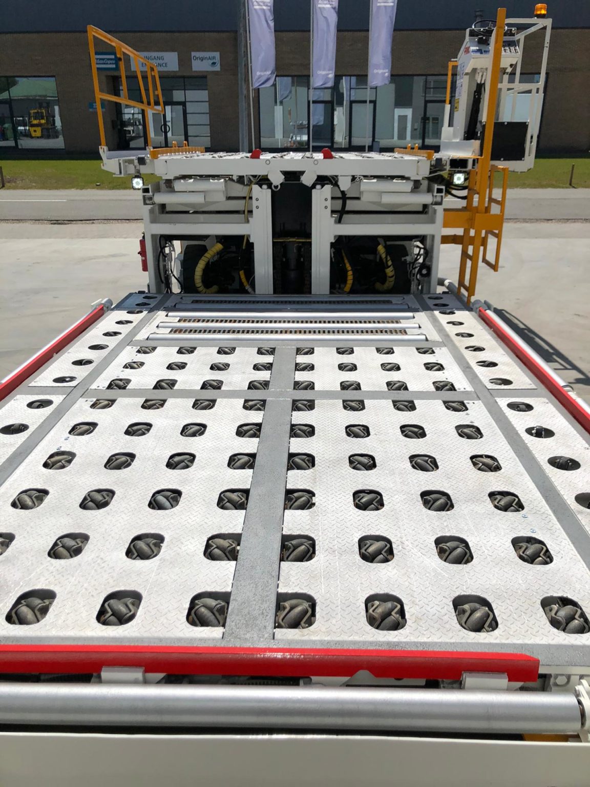 FMC Commander 15 – CTC Moyson Airport Equipment